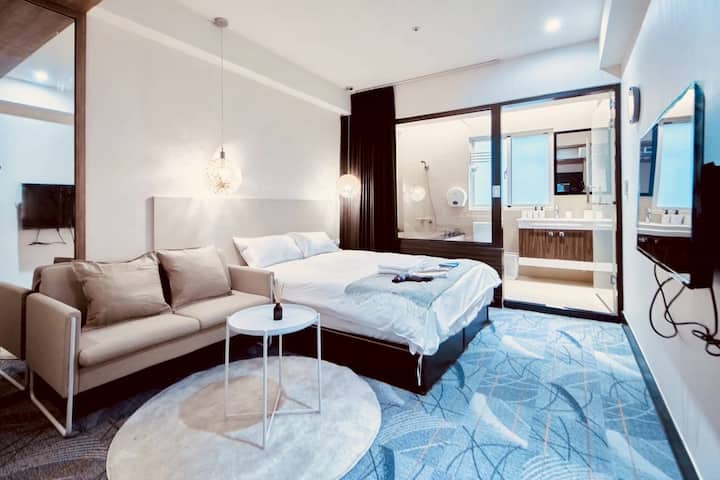 【有窗】A Warm And Lively Couple | Ximen, Taipei 66 - Taiwan