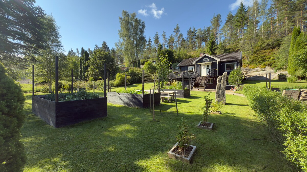 Family-friendly house with veranda - Houses for Rent in Gråbo, Västra ...