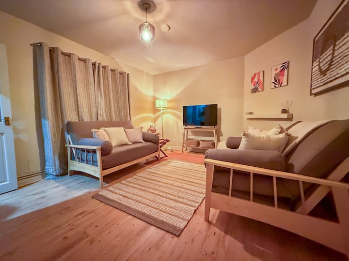 Garden | Wifi | Parking | Walk To Centre | Bbq - Stamford