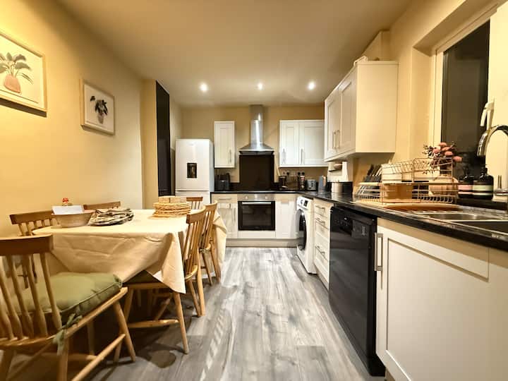 Cosy Central 3bd W Fast Wifi Free Parking & Washer - Stamford