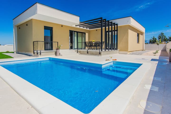 Villa Caelora-private Villa With Pool-pet Friendly - Privlaka