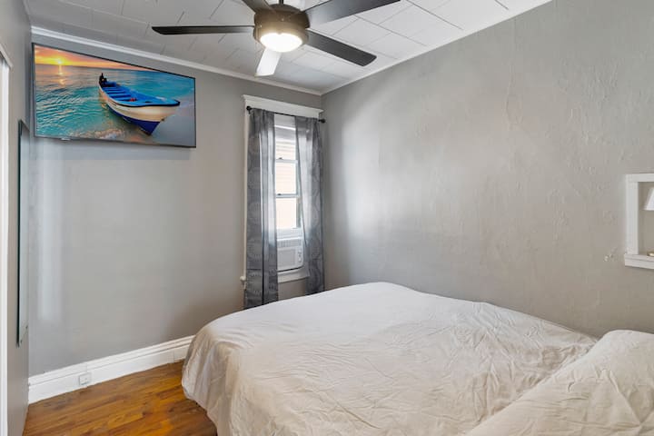 Cozy And Close To Downtown - Grand Rapids, MI