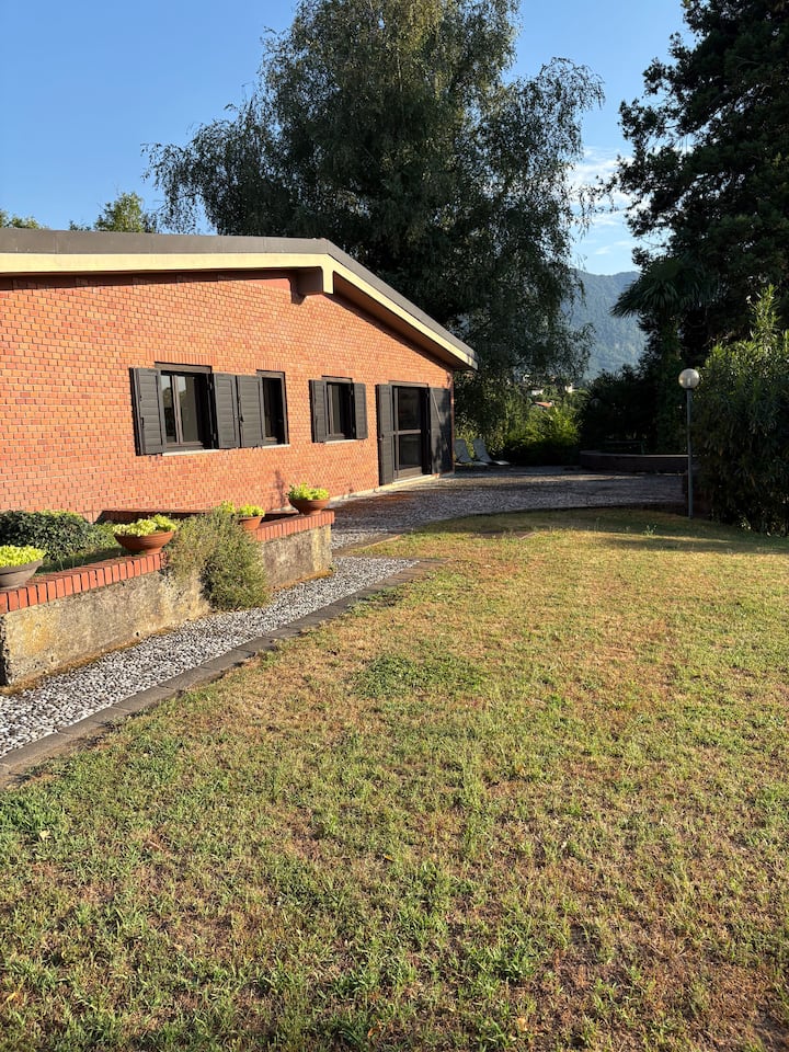 Charming Villa With Lake View - Luino