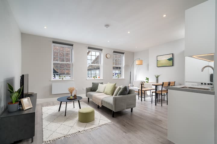 Cosy 1 Bed, Apple Market Kingston - Surbiton