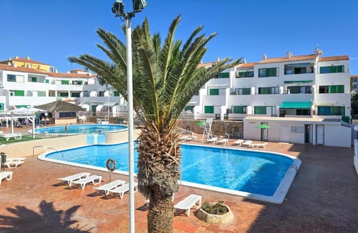 Alondras  Blanco A.c , Piscina Todo Nuevo - Tenerife