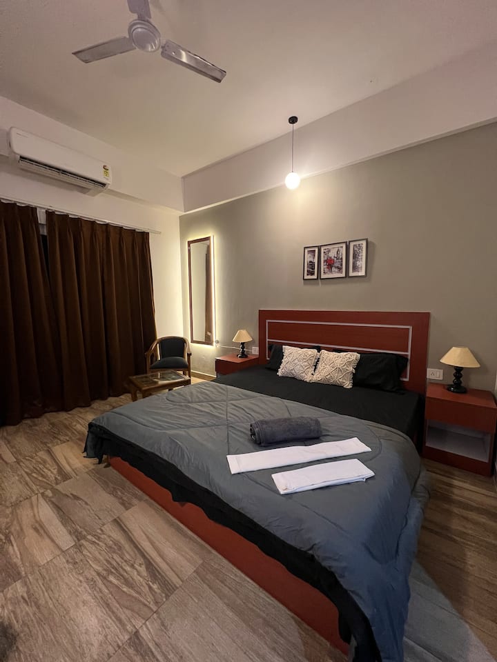 𝐒𝐭𝐚𝐲 𝐇𝐞𝐢𝐠𝐡𝐭𝐬 𝐧𝐞𝐚𝐫 𝐞𝐱𝐩𝐨 𝐦𝐚𝐫𝐭 - Dadri