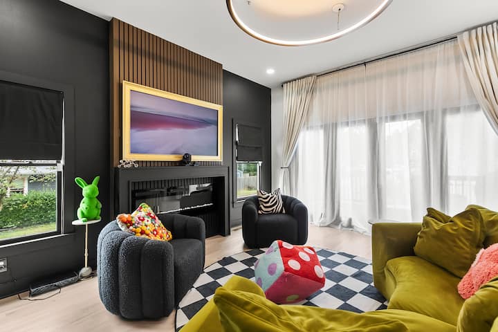 Luxe Arthaus Noir - 3bd/3ba - Atlanta