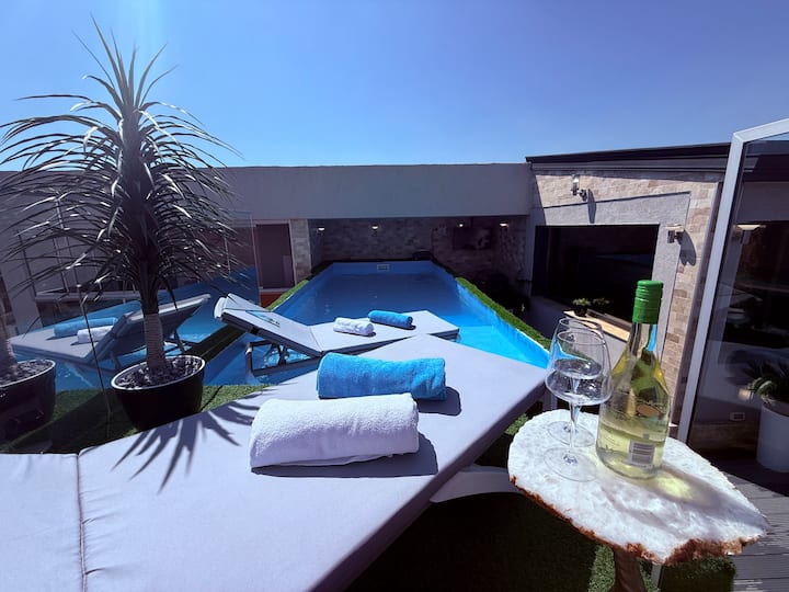 Jas Pipera Studio &Private Pool - Otopeni