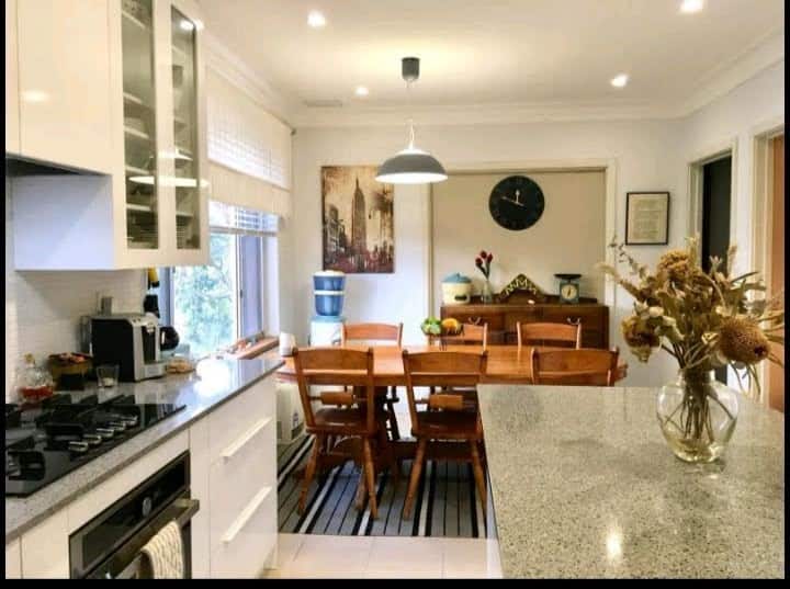 1960s Tranquil Home In Rossmoyne - Perth