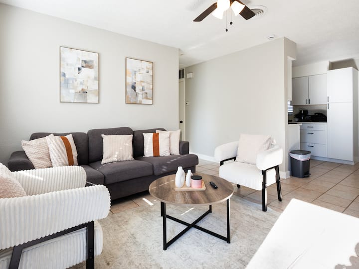 Stylish | Near Hospitals, Golf Course, And Beaches - St. Petersburg, FL