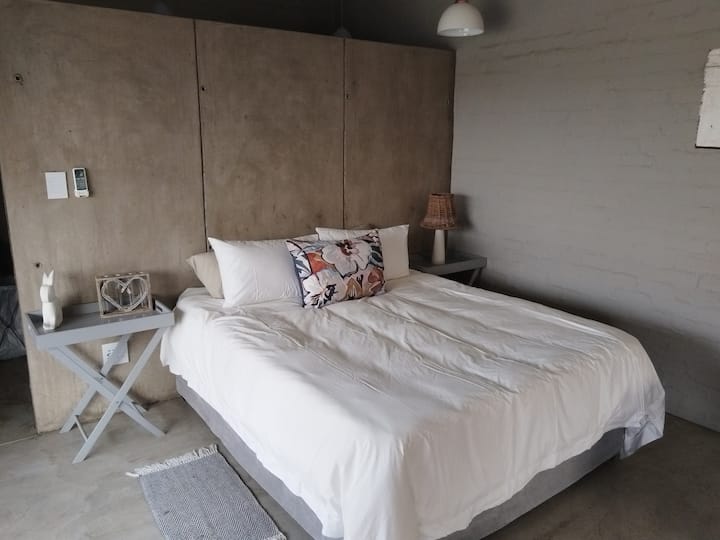 Aloe Thorn Self Catering Unit 4 - White River