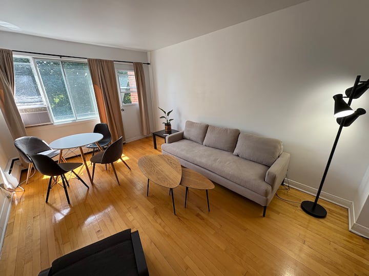 Convenient, Quiet & Clean 2 Br Apt. Min 32 Nights - Dorval