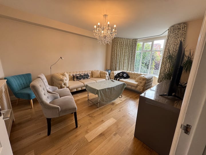 Yellow Cozy House - 옥스퍼드