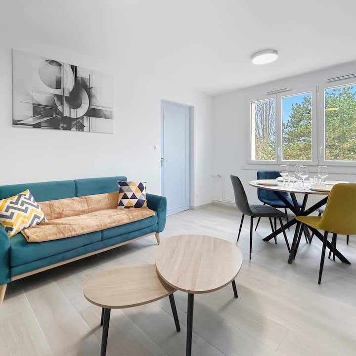 Appartement Lumineux, éPuré Avec Balcon Et Parking - Saint-Rémy