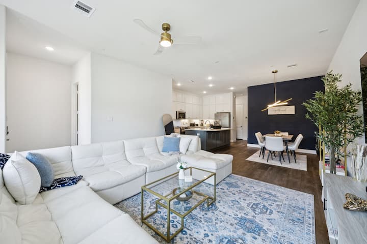 Spacious 4br Retreat - Prime Dfw - Carrollton, TX