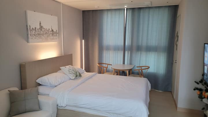 [Basilla_710]잠실(kspo 돔)20분/신규오픈할인/ott6종,주차무료/50"tv - 평내동