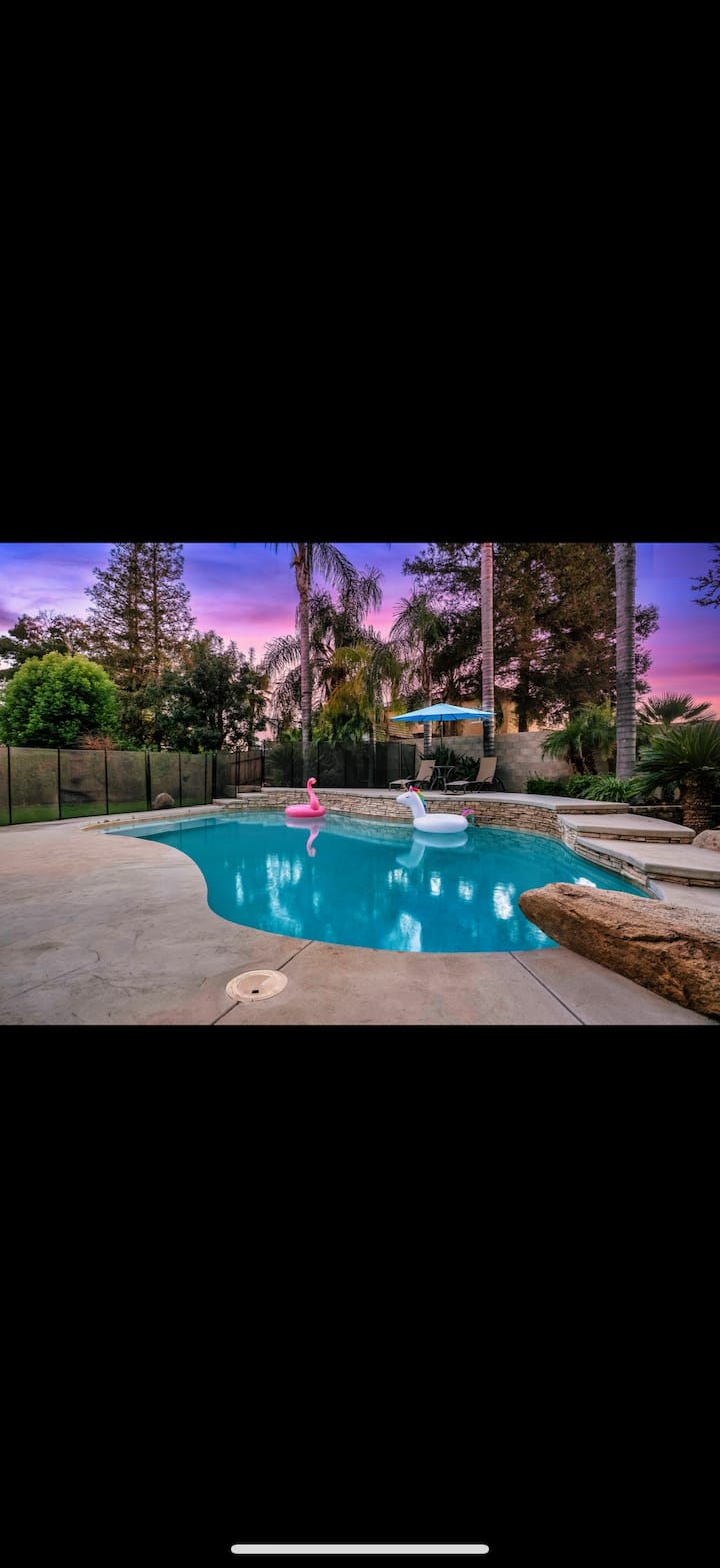 Pool Retreat•1 Min To River Walk•shops & Hospital - ベーカーズフィールド, CA