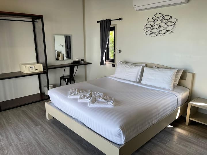 Amazing Beach Front Breezbay - Ko Pha-ngan