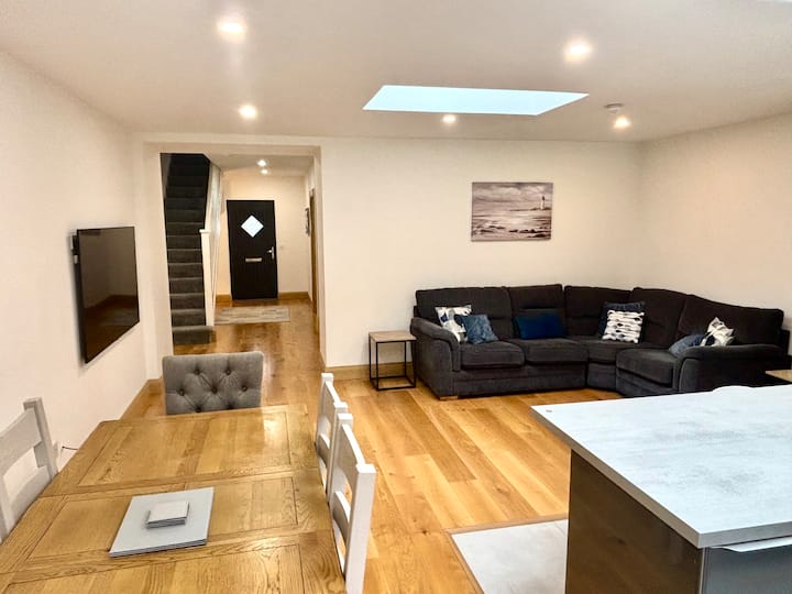 Newly Renovated 3 Bedroom Town House In Athlone - Athlone