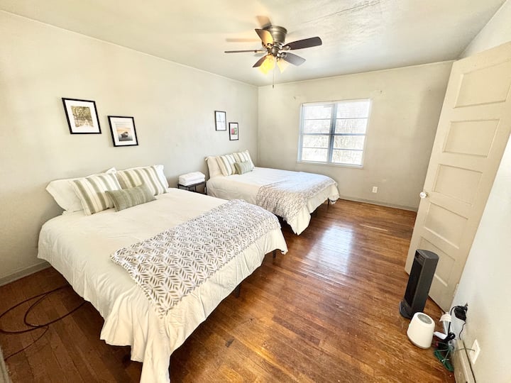Great Studio In Dsm - 4 - Carlisle, IA
