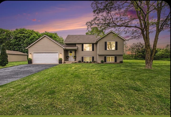 Gun Lake Resort House - Yankee Springs Recreation Area, Middleville