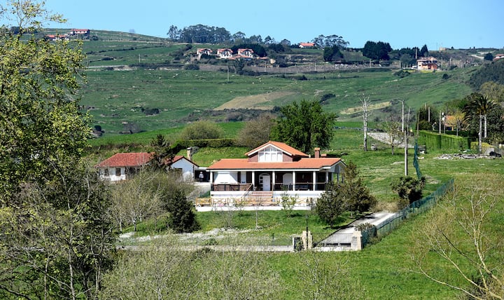 A. Los Avellanos De Santillana - Torrelavega