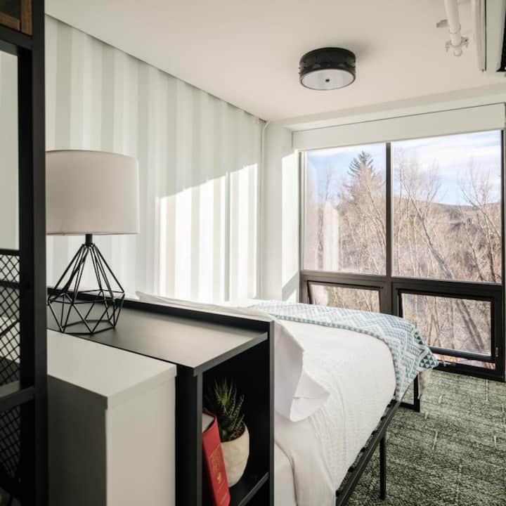 Sleek Modern Escape – Downtown Dining & Nightlife - Frisco, CO