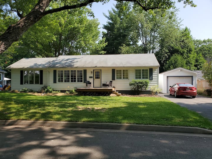 Great Fredericton Downtown Home - Fredericton