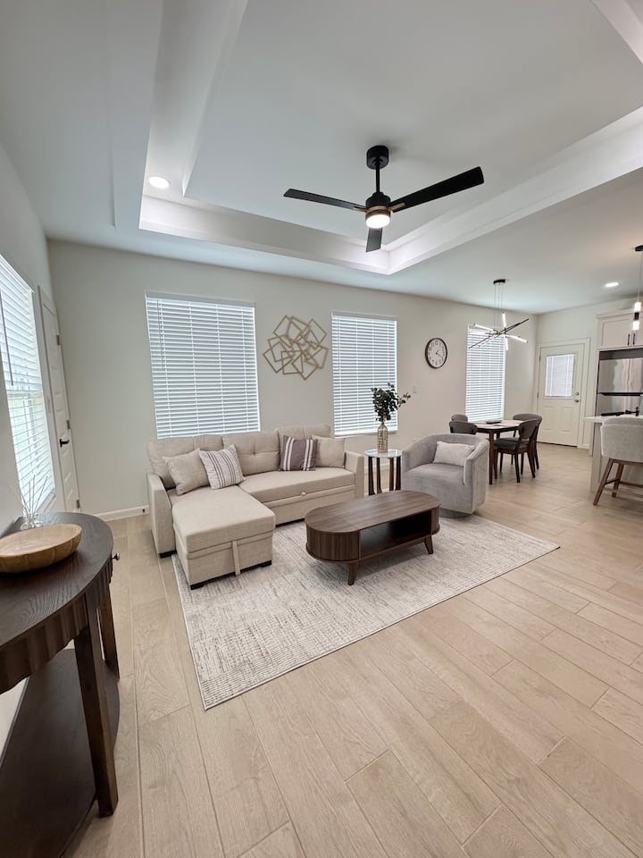 Casa Leona - Luxury Apartment - Mission, TX