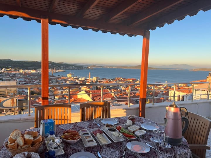 Deniz Ve şEhir Manzarası - Ayvalık