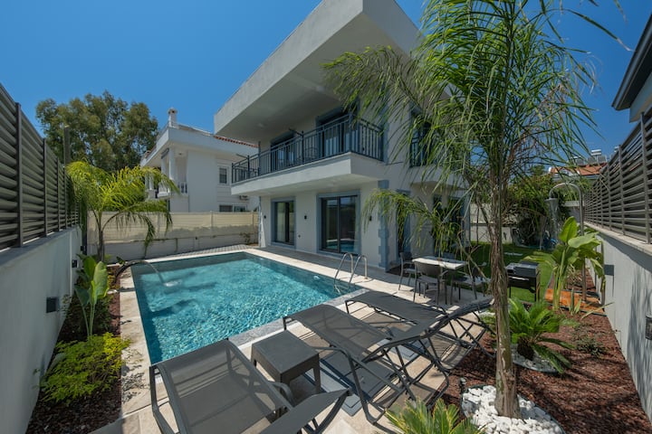Denize 100 Metre Deniz Manzaralı Full Eşyalı - Fethiye