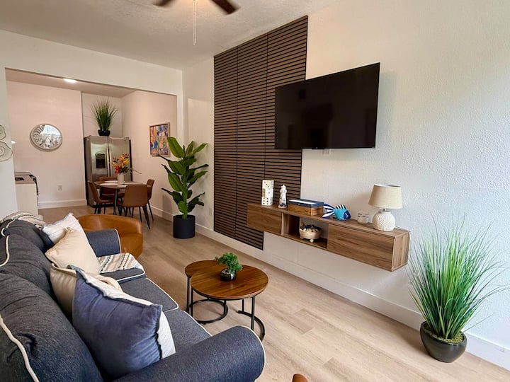 Charming Refuge In Miami - Cutler Bay, FL