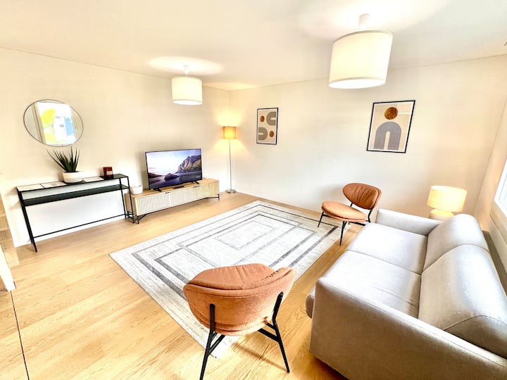 Wa - Fully Furnished Luxury House In Zug - 8 Pax - Zoug