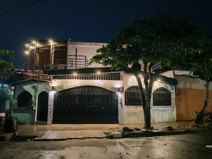 Casa Miralvalle - San Salvador