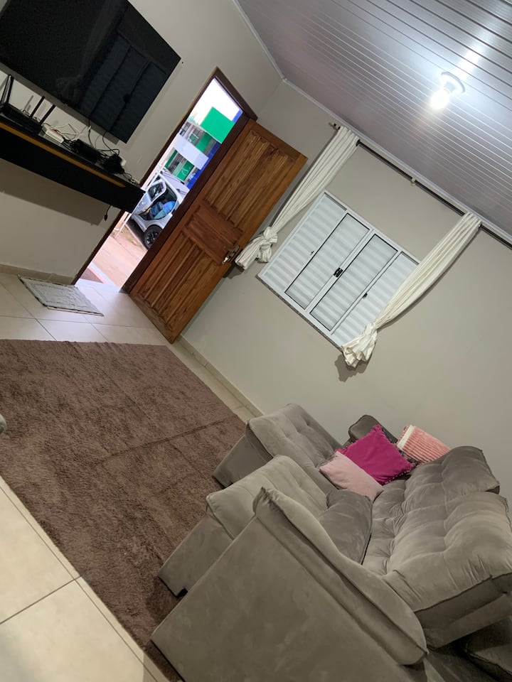 Casa Segura Em Boa Localização - Castro