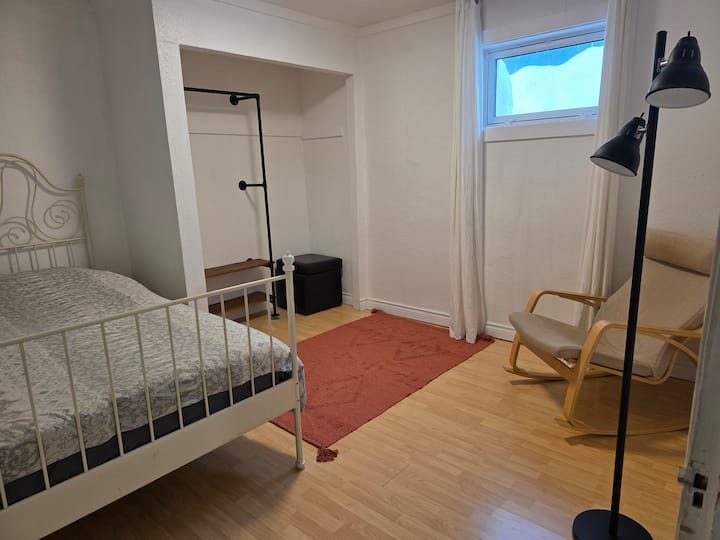 Cozy Vintage Basement Suite - Yellowknife