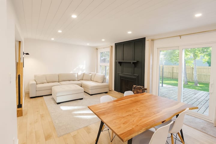 Token Home - Stony Plain