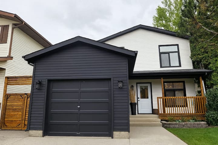 Token Home - Stony Plain