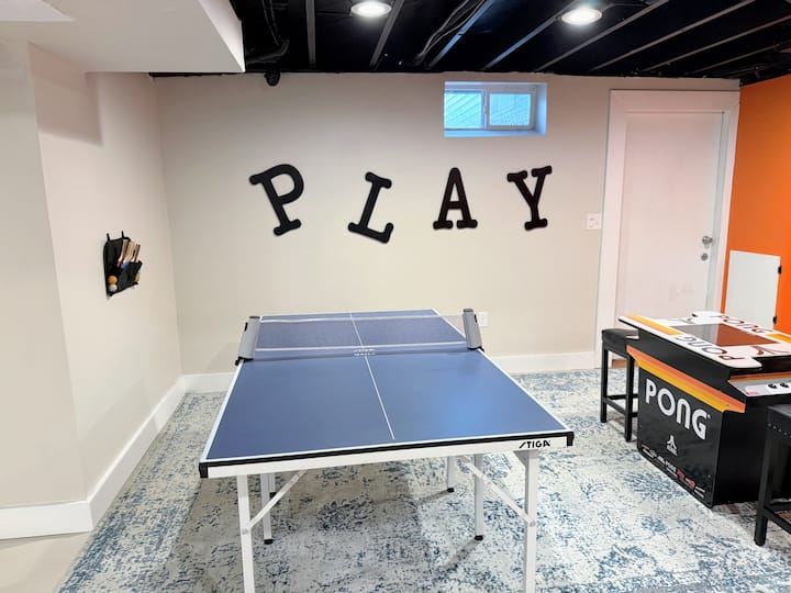 Family Fun! Game Room/huge Yard/ 2 Mi. To Beach - Michigan City, IN