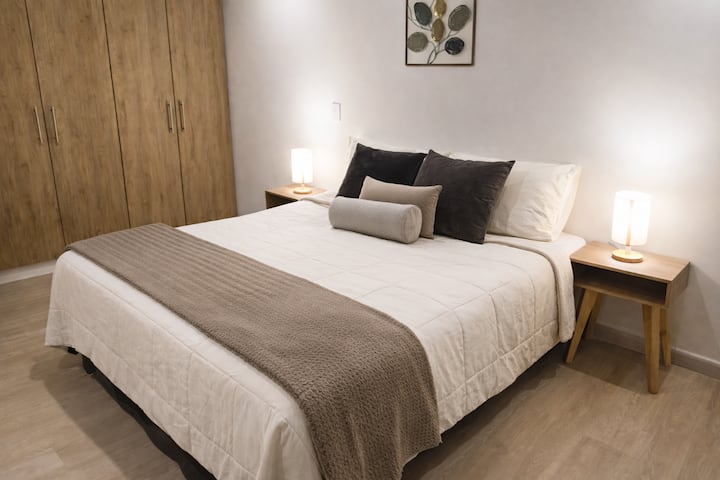 Suite Steps From New Cathedral | Historic Center - Cuenca