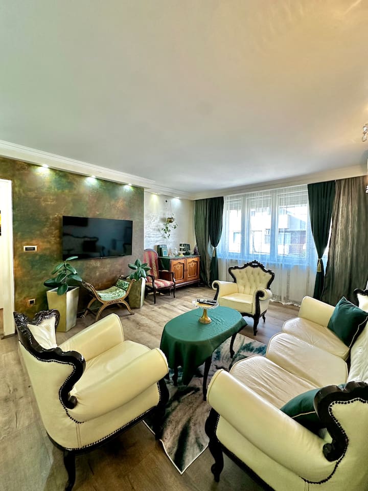 Royal Baroque Apartment With A Stunning View - Belgrade