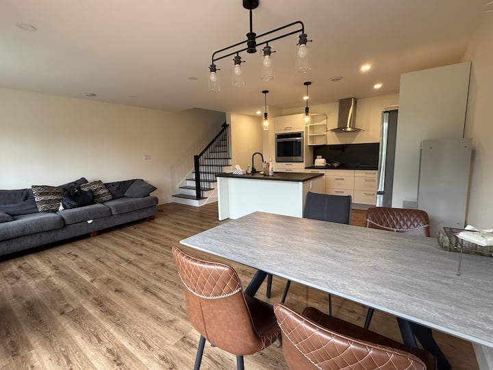 Master Bedroom In New House With Private Bathroom - Cornwall