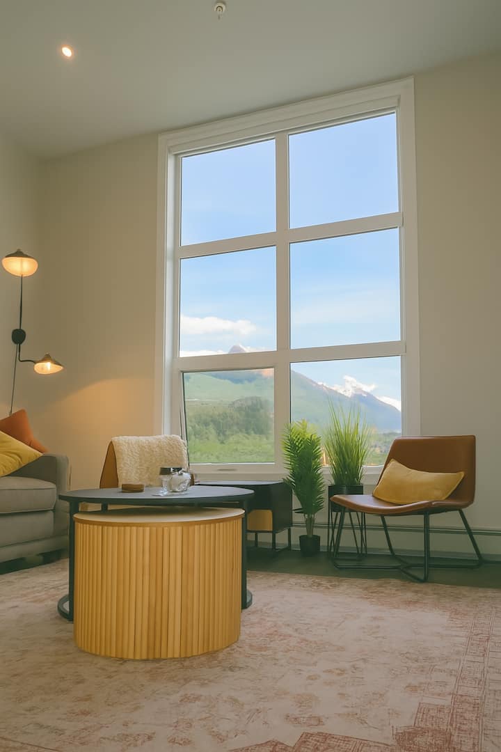 Downtown Golden Retreat Vaulted Ceiling & Views - Golden