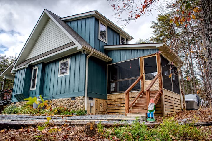 Lure Me Away Cottage W/ Hot Tub - Lake Lure, NC