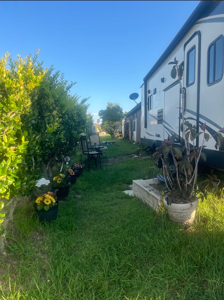 Stylish Rv Home | Near Disney| Outdoor Kitchen | - Kissimmee, FL