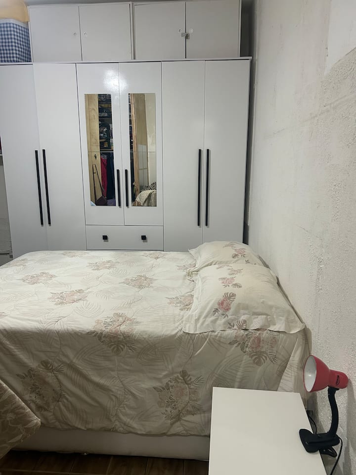 Apartamento Térreo, Com 01 Dormitório - Porto Alegre