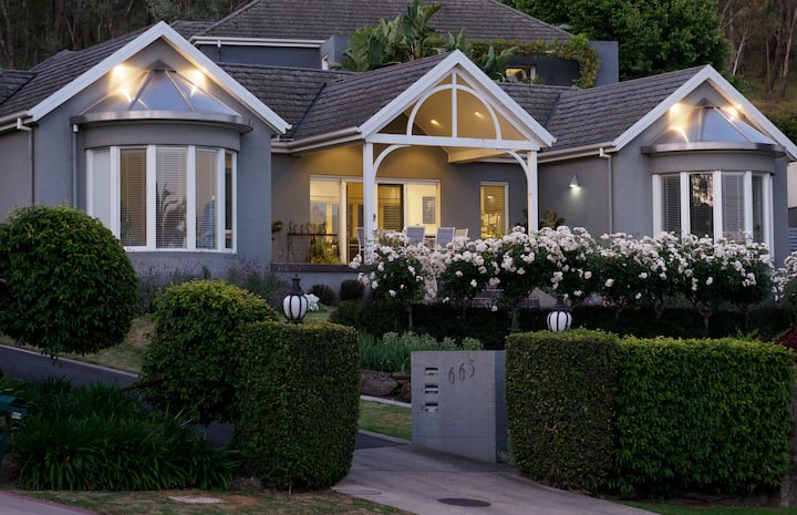 Eagles Nest | Luxury Escape With City Views. - Albury
