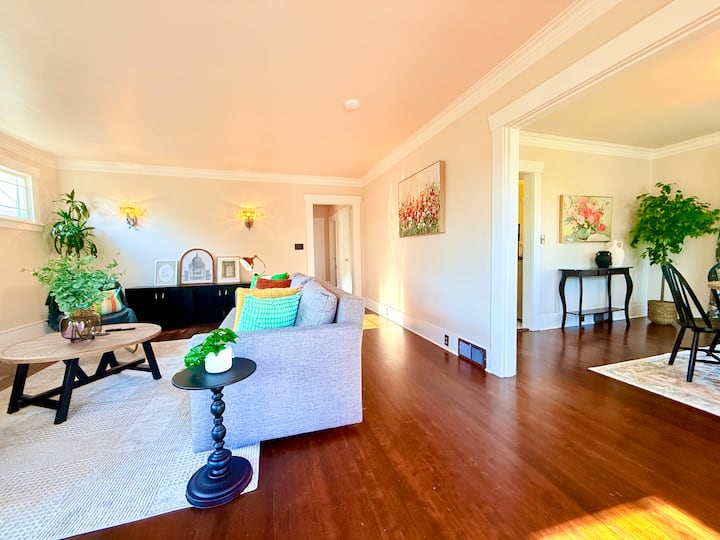 Dt Renton Home - 2 King Beds - 20 Min To Stadium - レントン, WA