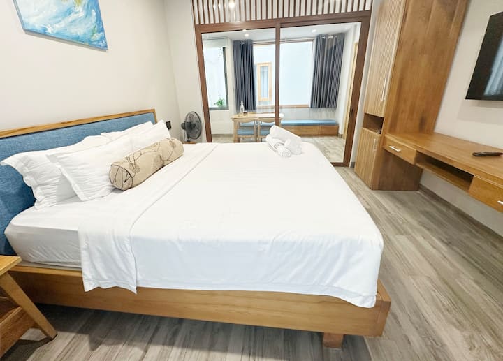 Pandora - 1 Bedroom Coastal Poolview - Đà Nẵng