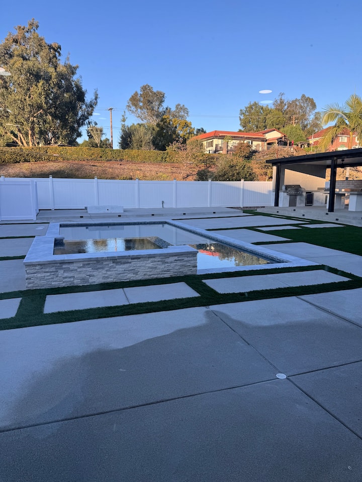 Peaceful Pool Resort-style Paradise - San Dimas, CA